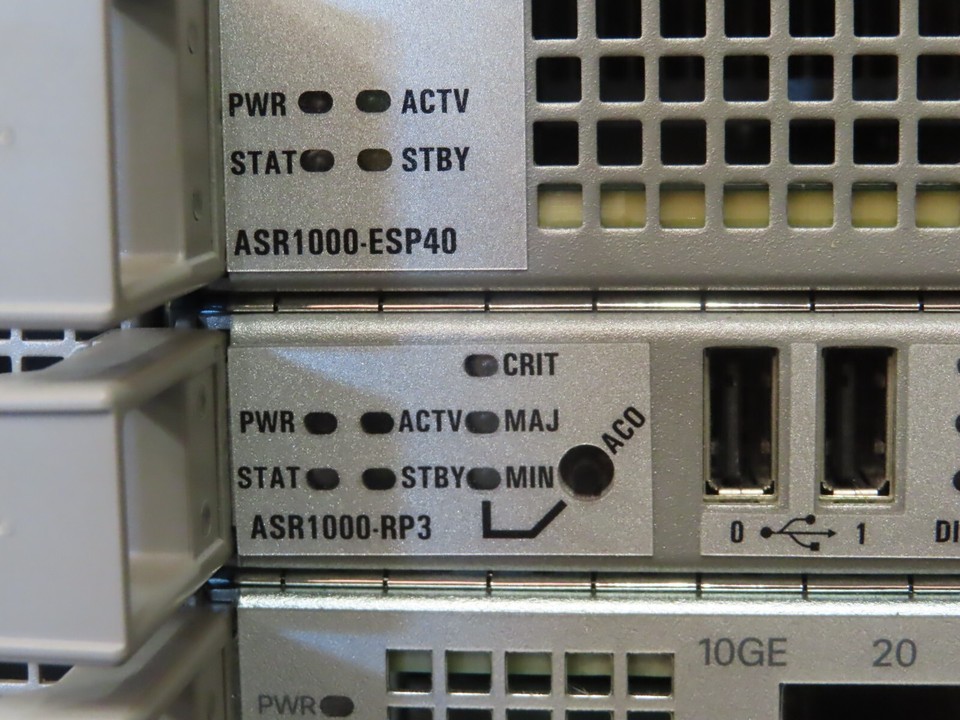 Cisco ASR 1006-X + 2x ASR1000-ESP40 + 2x ASR1000-RP3 + 2x ASR1000-2T ...