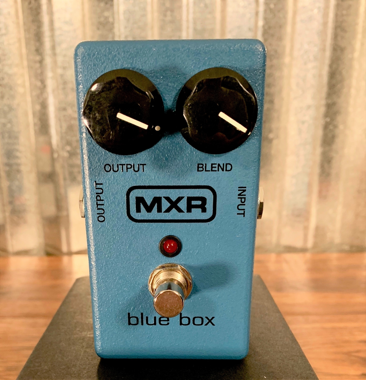 Dunlop MXR M103 Blue Box Octave Fuzz Guitar Effect Pedal Demo