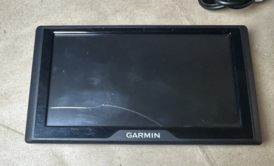 Garmin Drive 6 LM GPS Navigation Unit For Parts / Repair Broken Screen ...