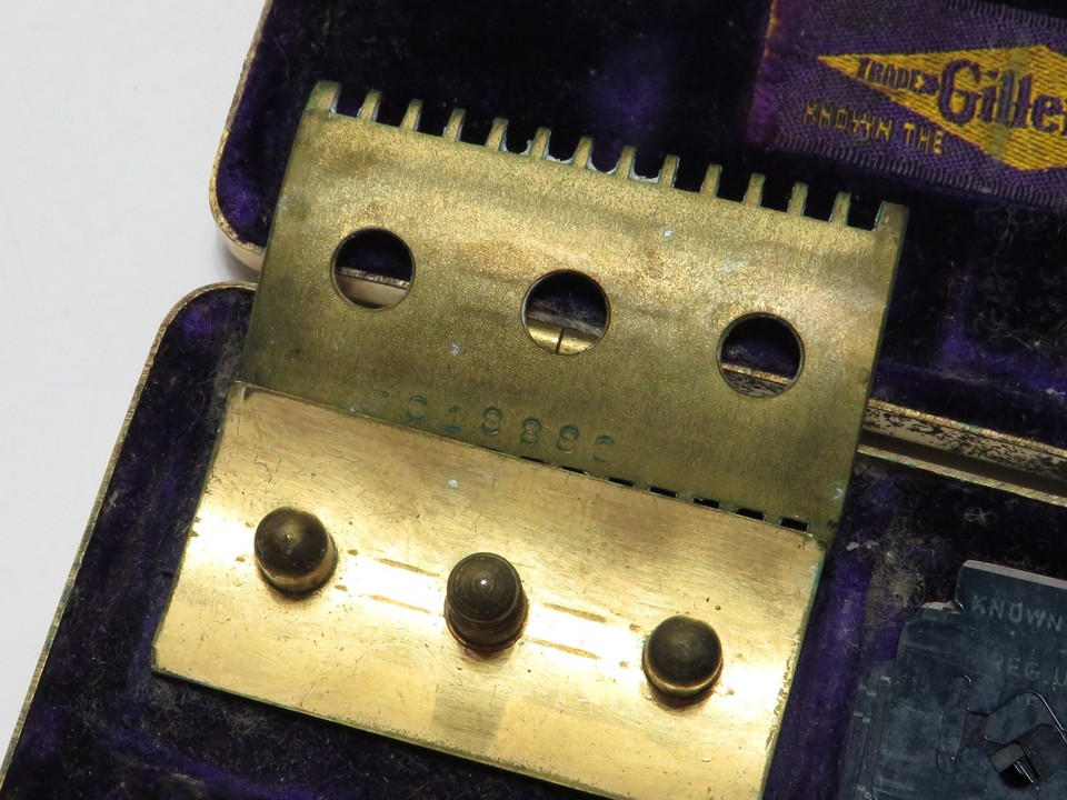 VINTAGE GILLETTE POCKET EDITION SAFETY RAZOR SET w/GOLD TONE CASE | eBay