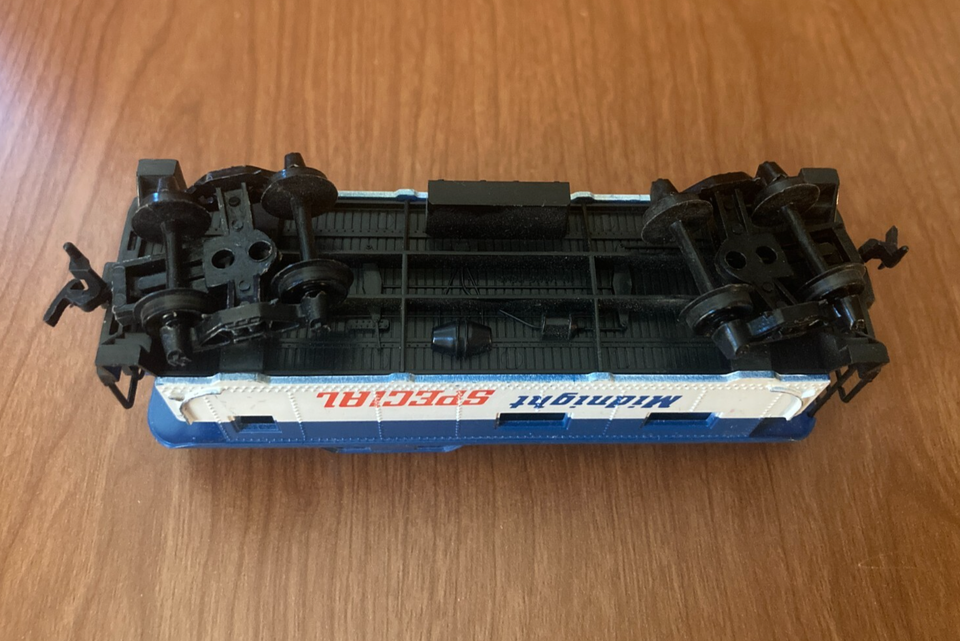 TYCO Blue & White Midnight Special Caboose...Made In Hong Kong...HO ...