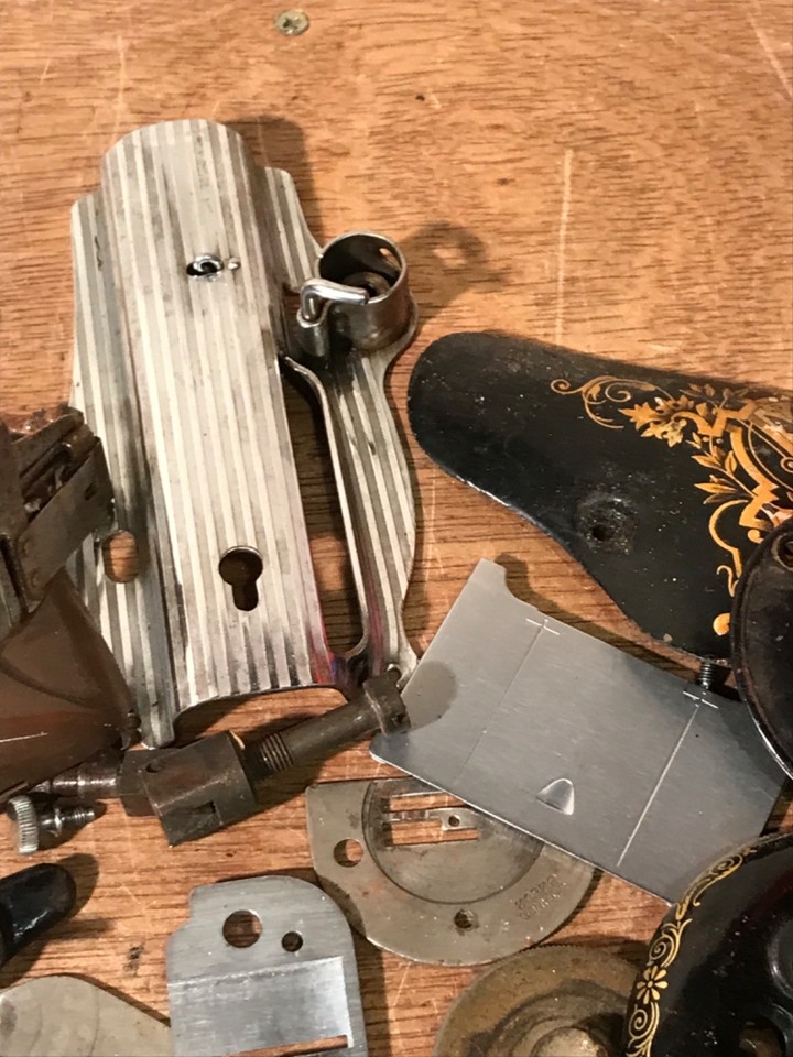 096a Vintage Singer Sewing Machine Parts Plates Covers Screws Job Lot ...