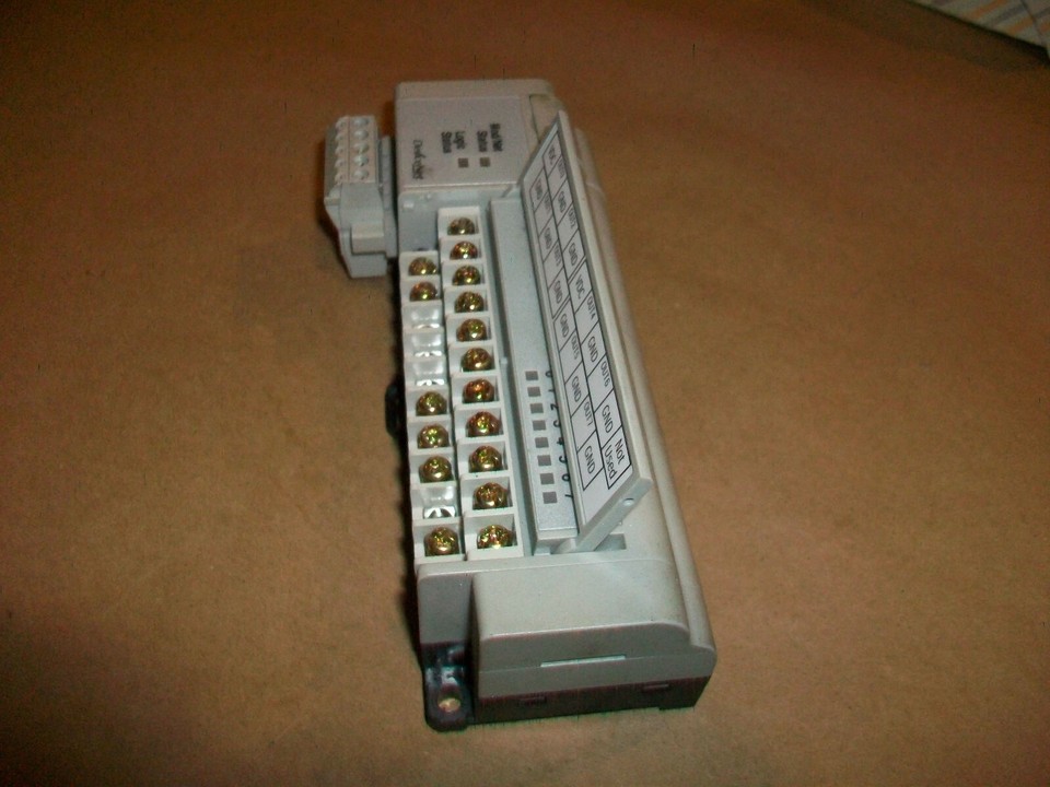 Allen Bradley COMPACT BLOCK I/O 1791D-0B8P USED | eBay