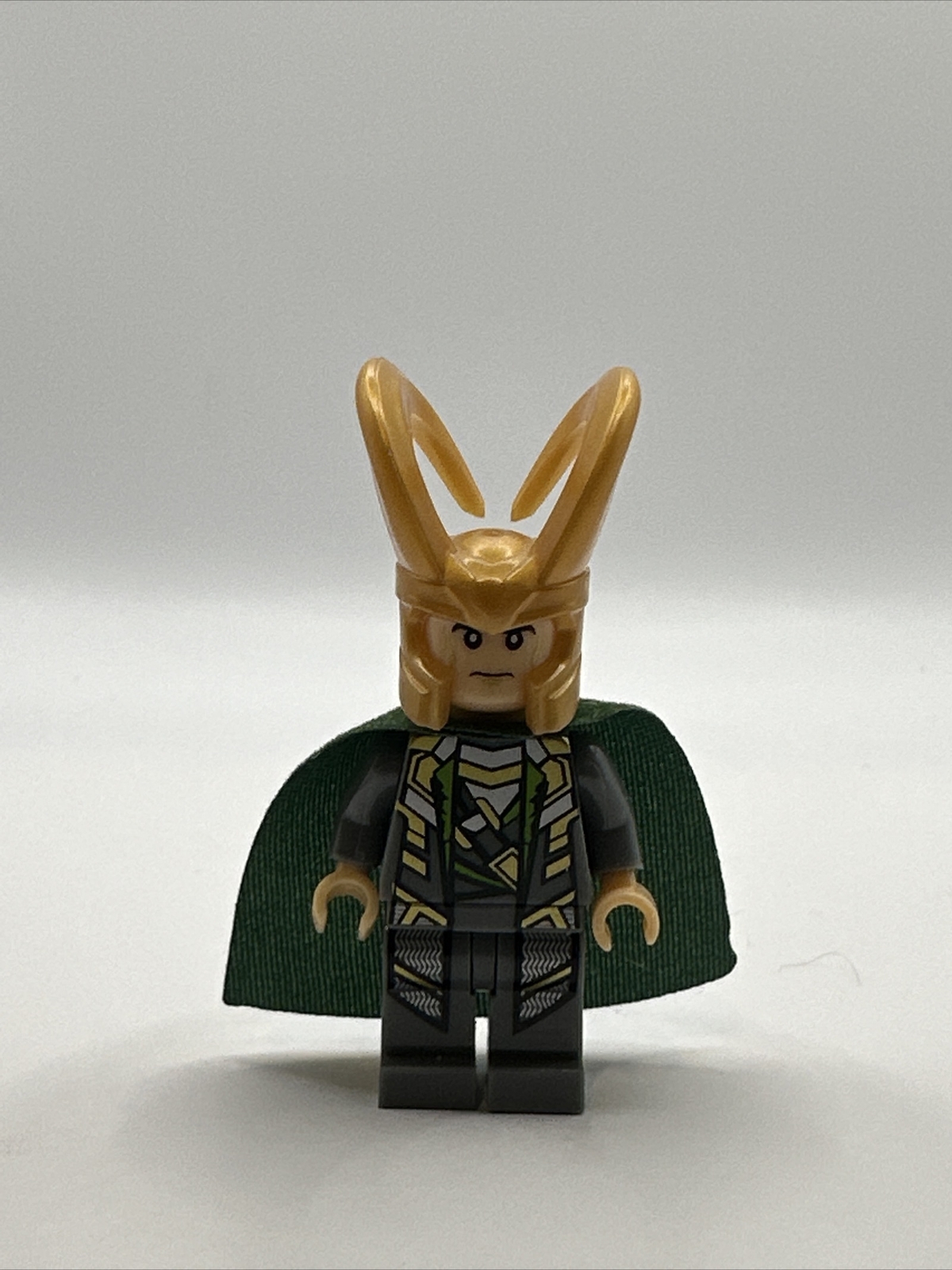 LEGO LOKI MINIFIGURE AVENGERS SUPER HERO FIG GREEN CAPE | eBay