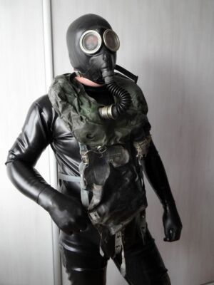 BLACK IP5 COMMANDERS RUSSIAN GAS MASK REBREATHER IP5 IP-5 SOVIET FETISH ...