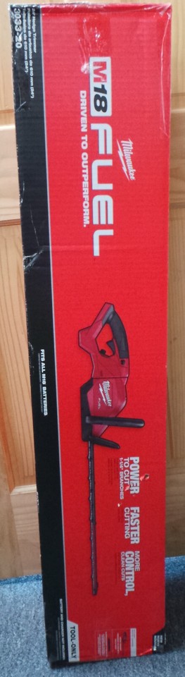 Milwaukee 3033-20 M18 FUEL 18V 24" Cordless Lithium-Ion Hedge Trimmer ...