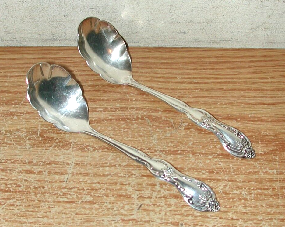 VINTAGE NOBILITY PLATE REVERIE 46-PIECE SILVERWARE FLATWARE SET IN WOOD ...