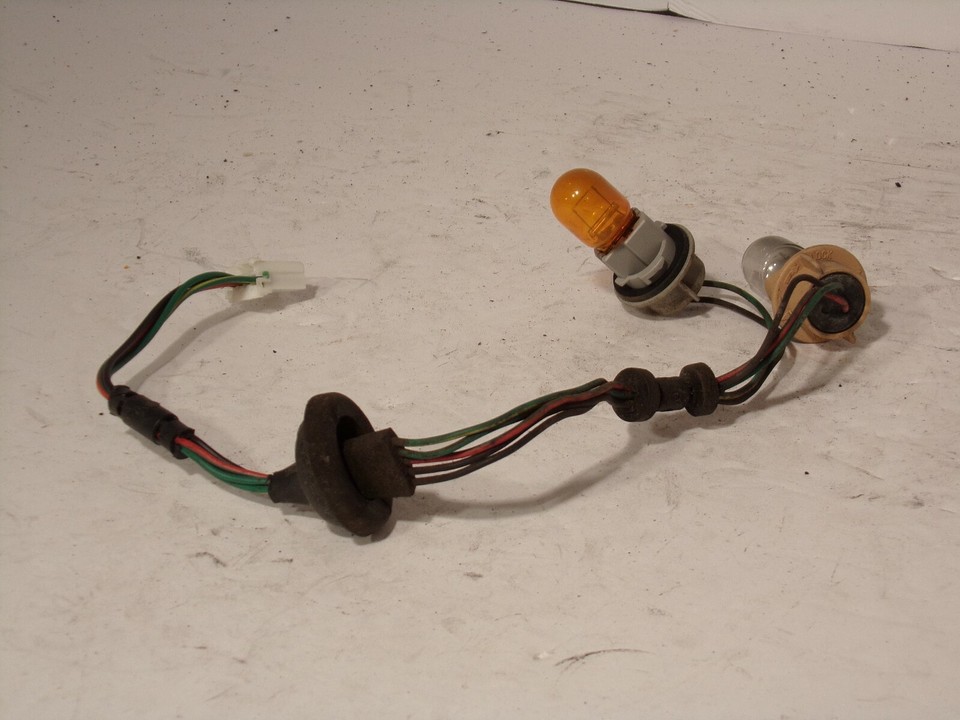 2001-2002 MAZDA MILLENIA TAIL BRAKE LIGHT LAMP BULB SOCKET WIRING ...
