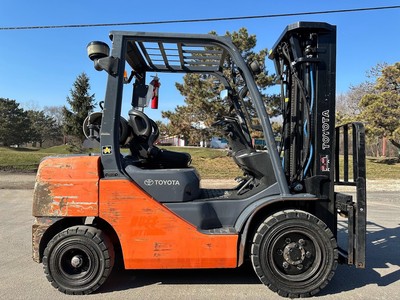 Forklifts - Toyota 6000
