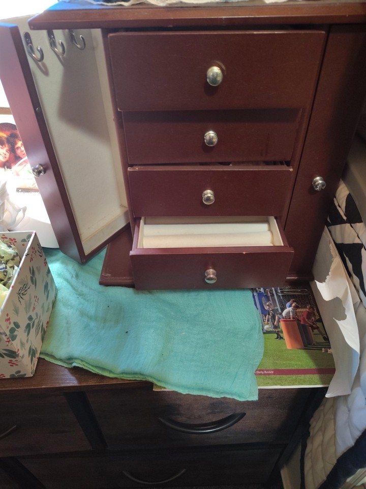 vintage wood jewelry box with 5 drawers And Side Cabnets For Necklesses ...