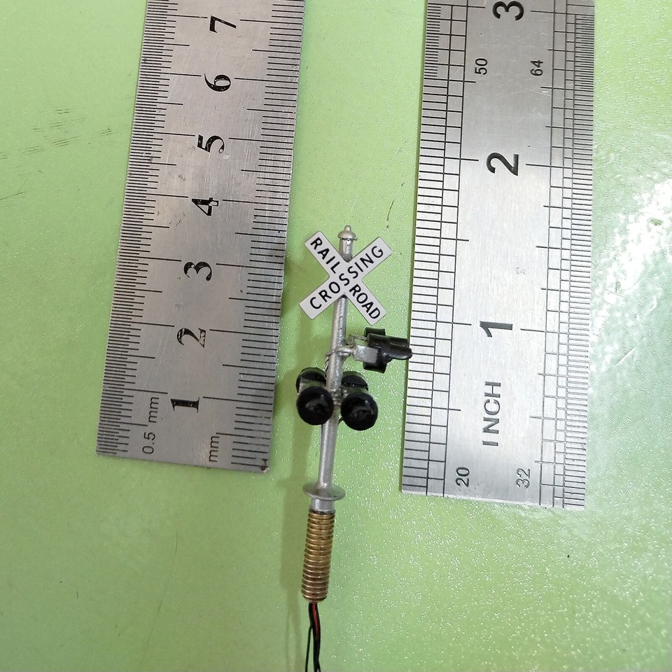 2 x N scale railroad crossing signals lights LED made with side ...