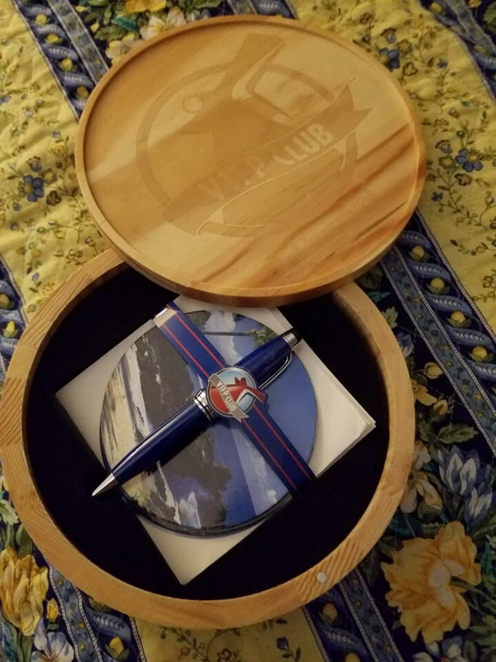 CARNIVAL CRUISE 2016 VIFP PLATINUM GIFT WOOD BOX WITH NOTE CARDS PEN ...