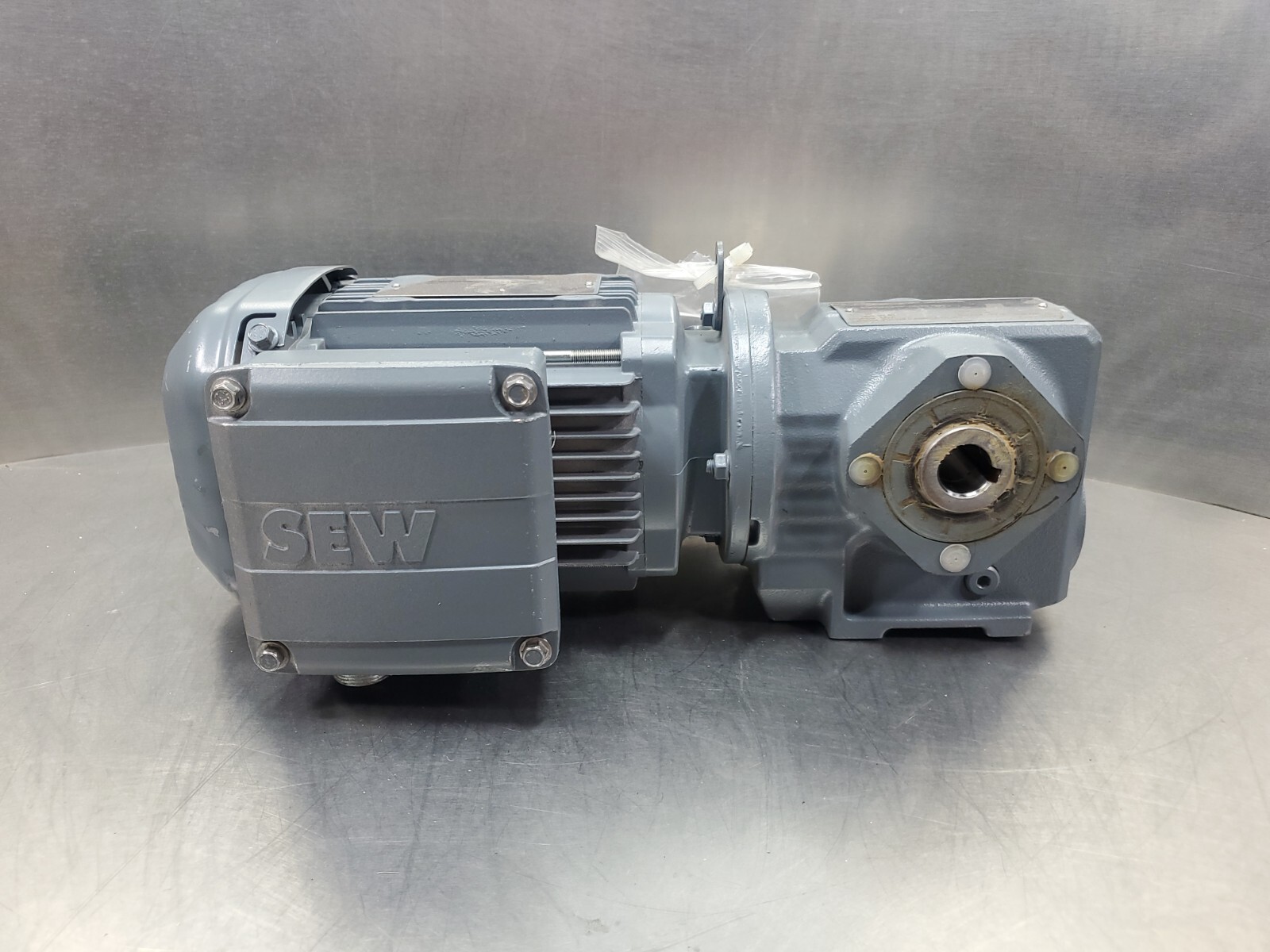 Sew-Eurodrive SA37DRS71M4 .75 HP 300-1800RPM 60HZ GearMotor. 1-E11 | eBay