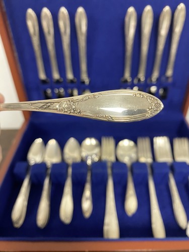 Vintage Oneida Heirloom Plate Silverplate Flatware CHATEAU 46pc ...