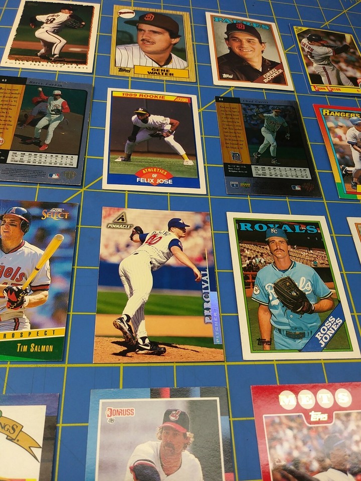 Lot of 21 Cards baseball cards. Topps. Dwight Evans 158 Jason Dickson ...