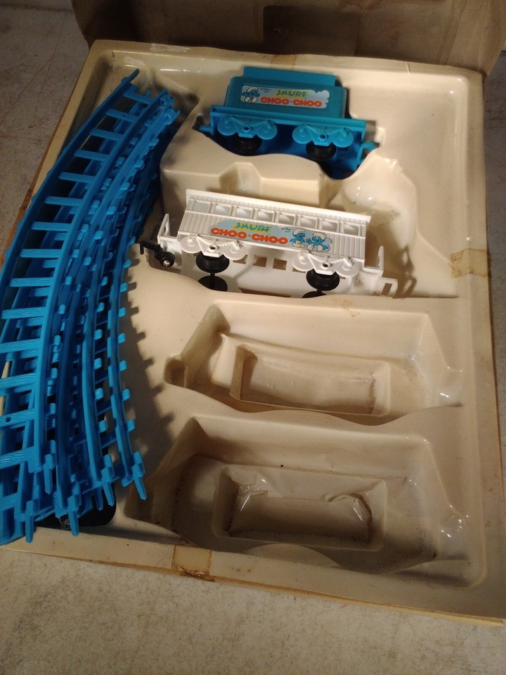Smurf Choo-Choo Battery Operated Train Set w Headlight Missing Pieces ...