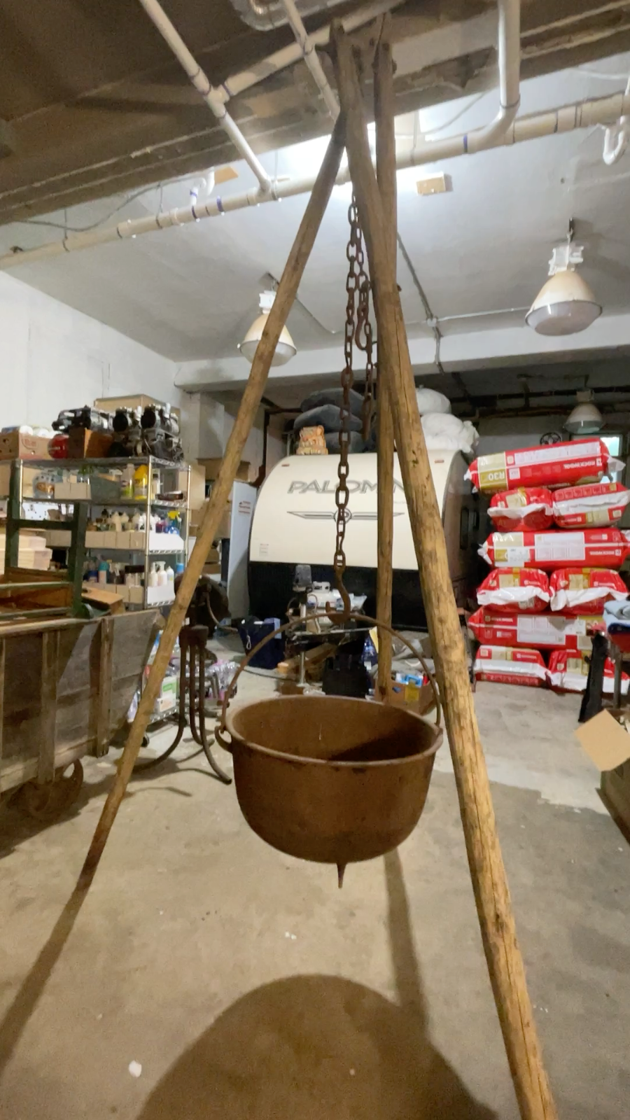 Mt. Penn Stove Works 25 gallon cast iron cauldron + Hand Forged Chain ...