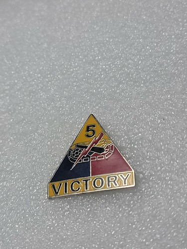 5th ARMOR DIVISION VICTORY US ARMY Military Lapel Hat Pin Triangle Red ...