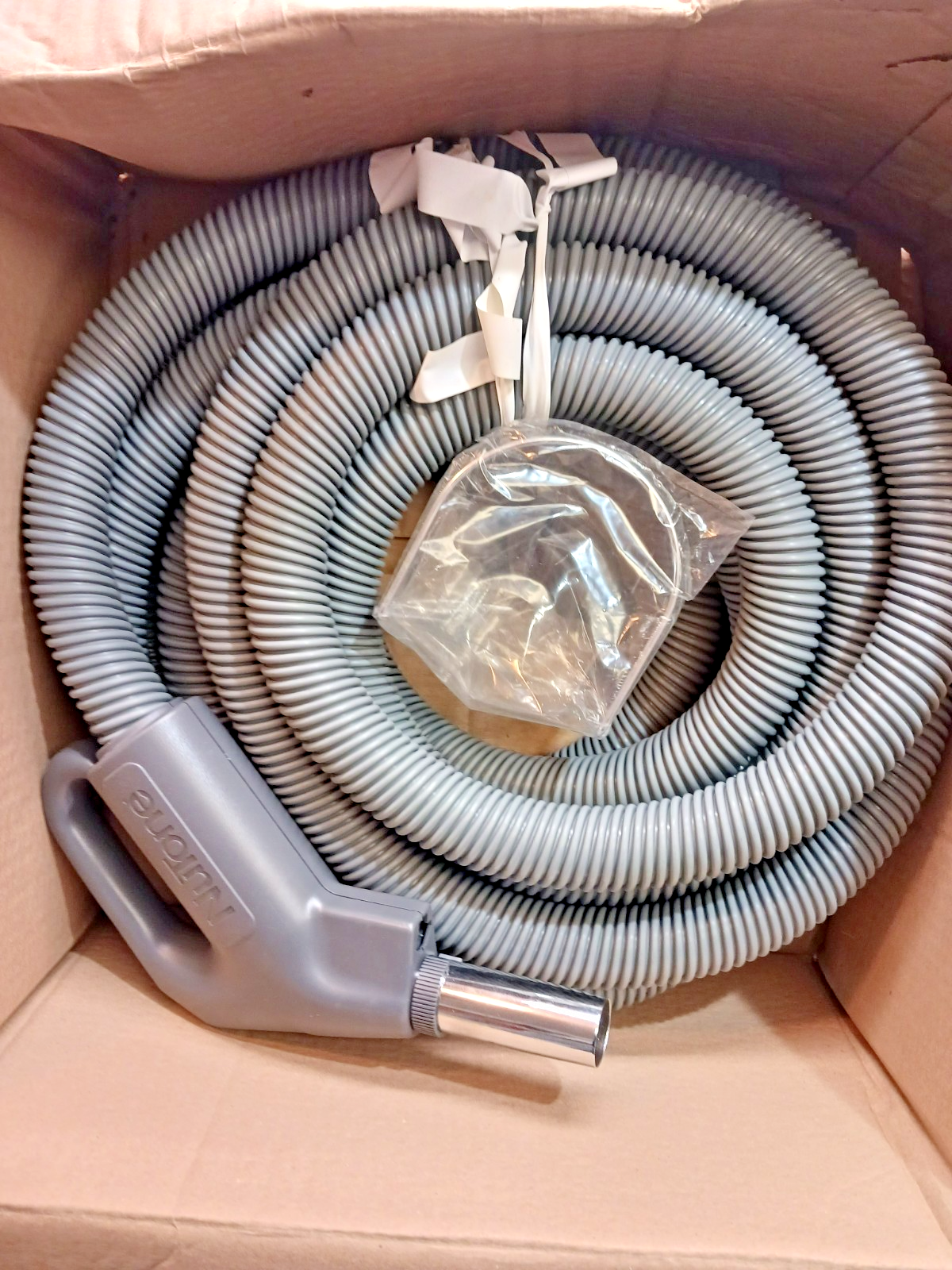NuTone CH515 Central Vacuum Current-Carrying Crushproof Hose, 30 Ft ...