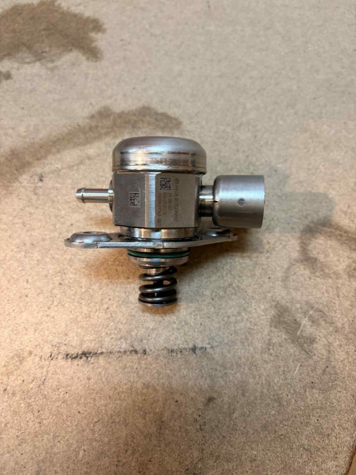 FUEL PUMP MECHANICAL For Mercedes-Benz C (C205) 2016 0261520216 ...