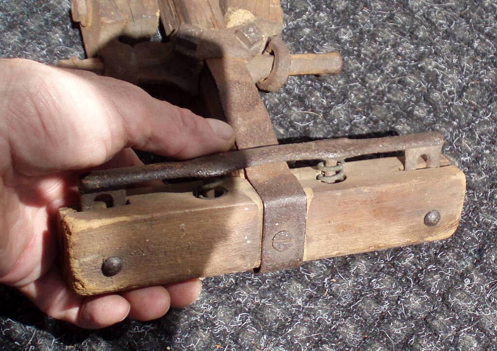DUTCH HUNTING ARTIFACT ?? RARE PRIMITIVE ANTIQUE MECHANICAL YOKE ...