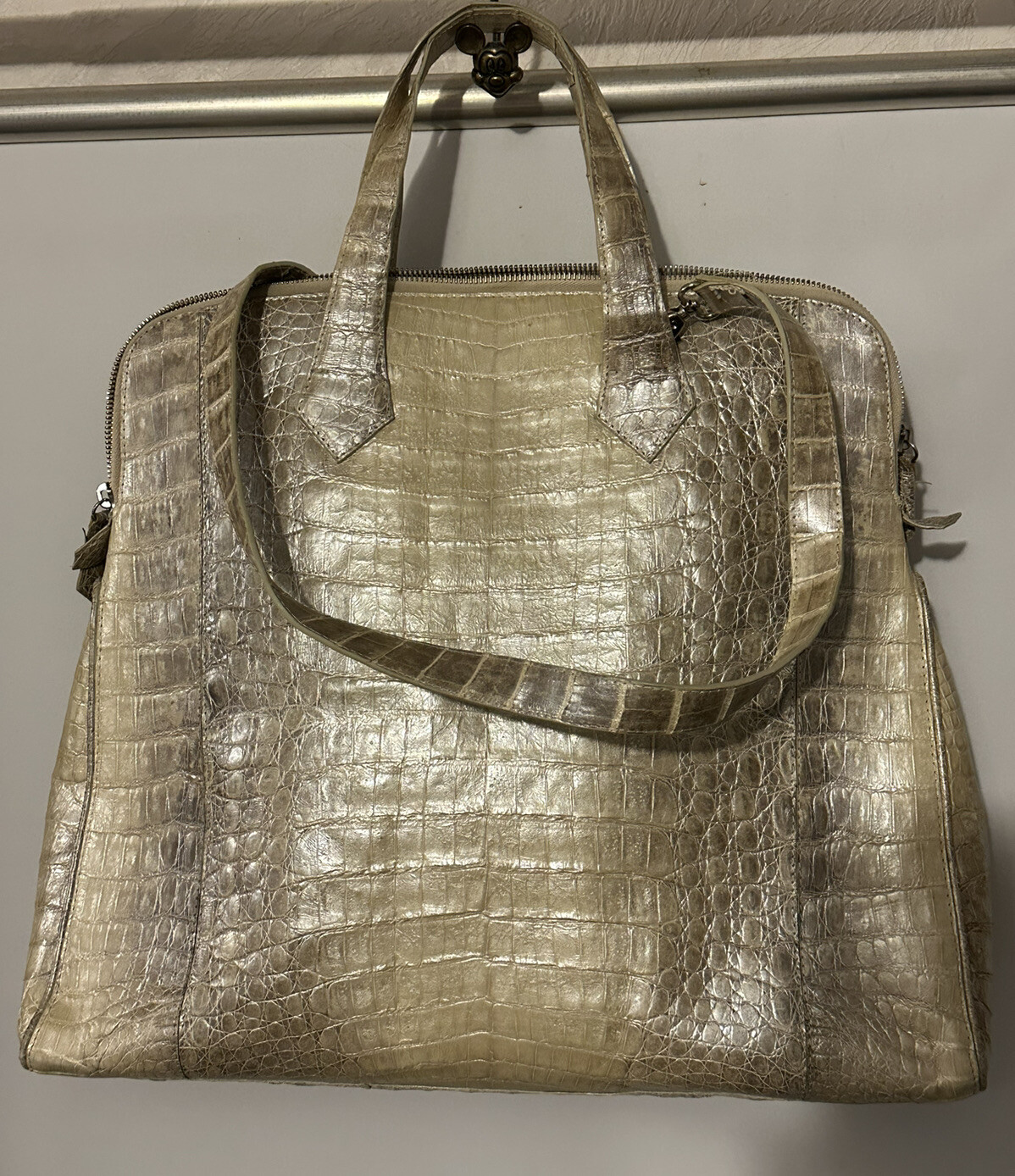 AUTHENTIC Nancy Gonzalez Metallic Finish Large Columb… - Gem