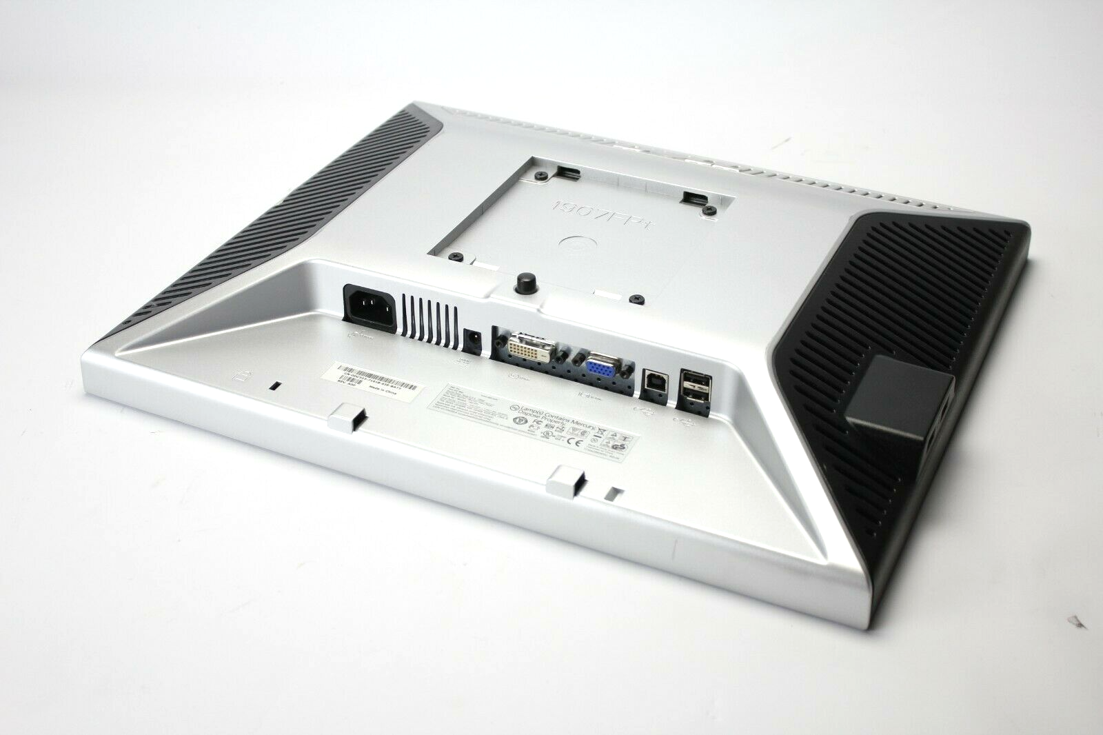 Grade C Lot of 4 Dell P190S/1904/1907/1901 19" LCD DVI VGA 1280x1024 NO ...