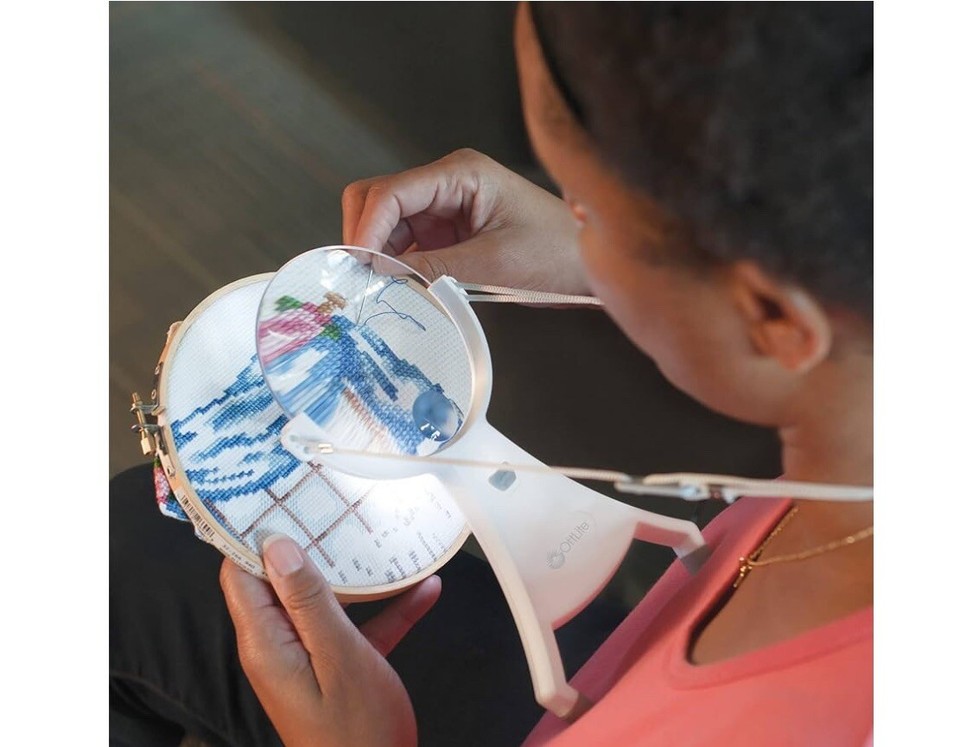 Ottlite 4-inch Hands-Free LED Magnifier - Adjustable Neck Cord ...