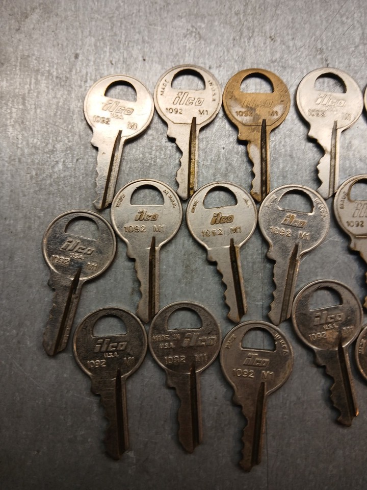Lot Of 24 Vintage Round Head Ilco Keys Same Era Style And Size ...