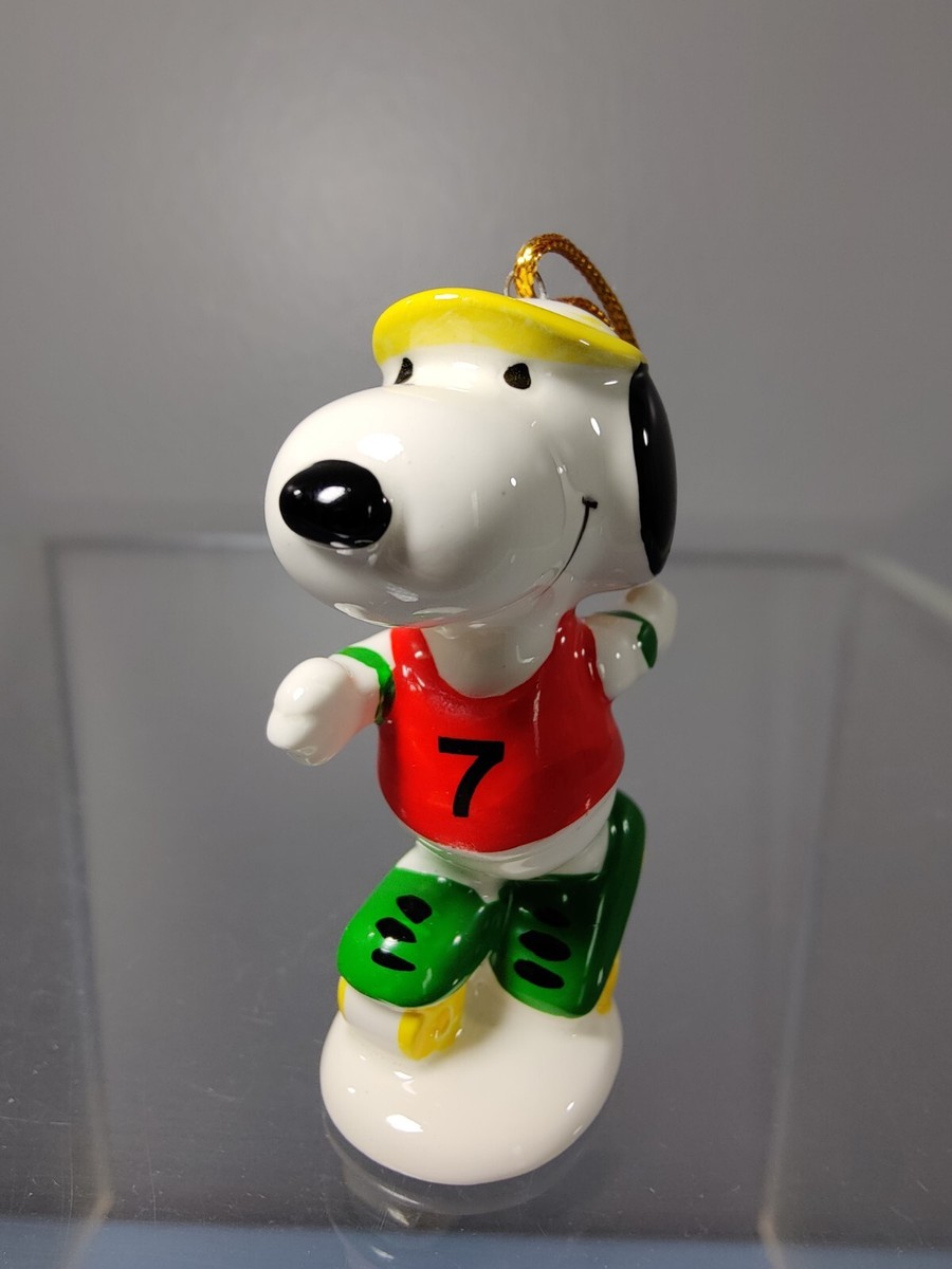 Snoopy Roller Skating