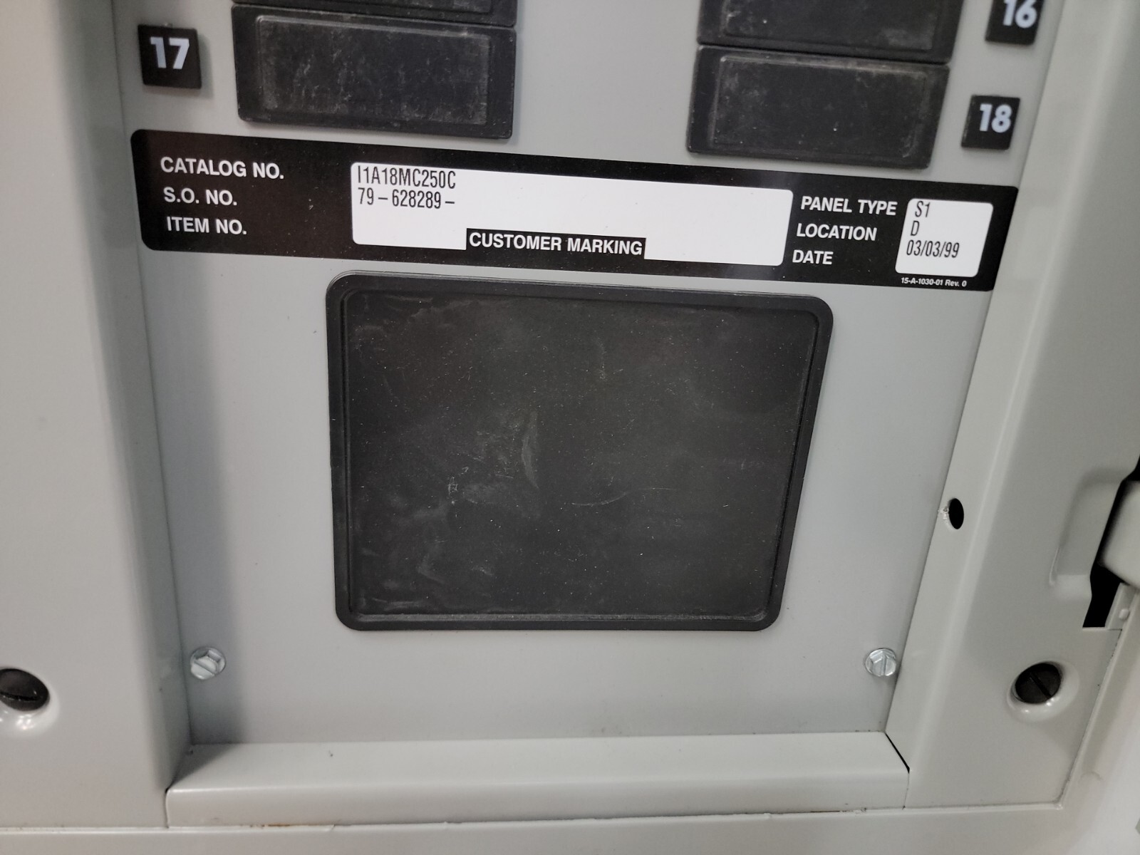Siemens I1A18MC250C Panelboard, 250A Main Lug, 120/240V 18 ckt ...