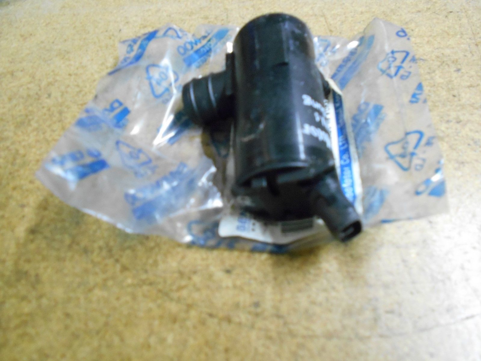 NEW DAEWOO WASHER PUMP OEM 96318238 BARB8994 BIN DS2 | eBay