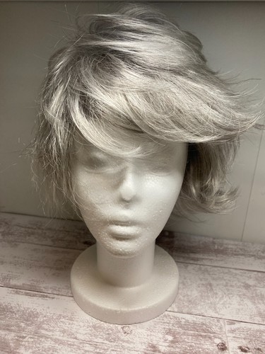 Raquel Welch Signature Collection Wig Trend Setter AVERAGE R56/60 ...