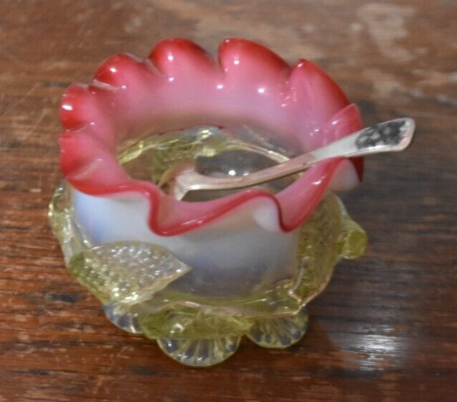 Antique Elegant Ruffled Cranberry Opalescent Uranium Vaseline Salt w ...