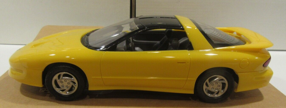 AMT/ERTL NIB PROMO CAR 1993 PONTIAC FIREBIRD SUNFIRE YELLOW #6820 | eBay