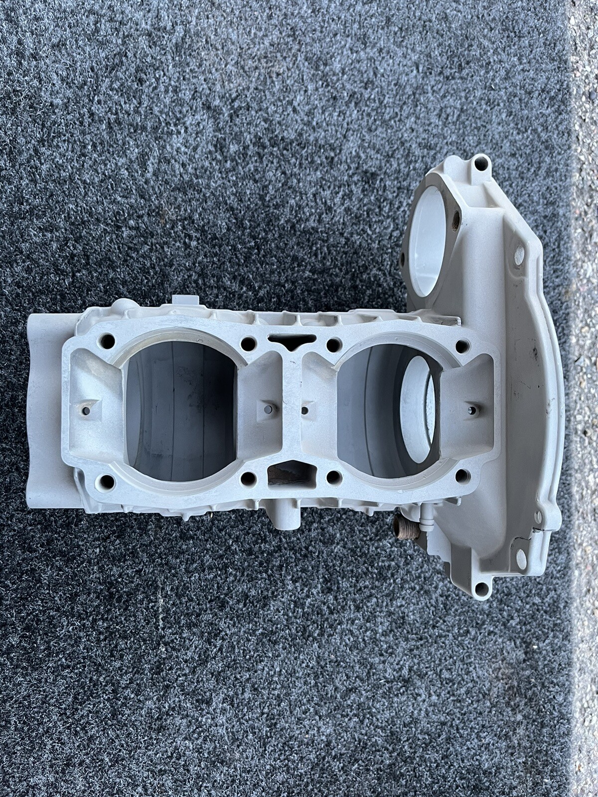 Kawasaki Jet Ski 550 JS550 Engine Motor Crankcase Crank Cases Block