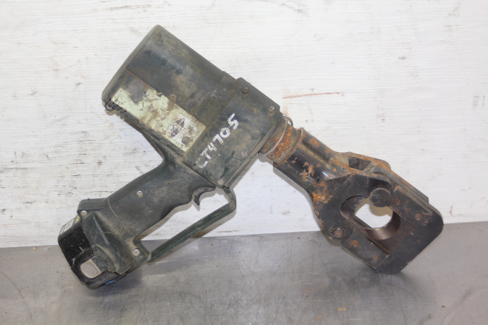 Greenlee ESG45GL Gator battery powered hydraulic Cable wire cutter Tool ...