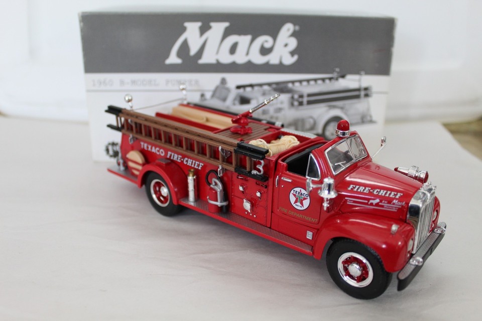 FIRST GEAR 1960 Mack B-Model Pumper Texaco Fire Chief Fire Department ...