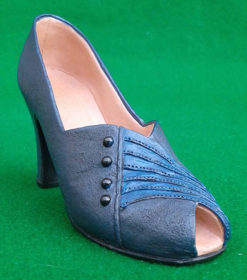 JUST THE RIGHT SHOE by RAINE - SELECTION OF COLLECTABLE MINIATURE ...