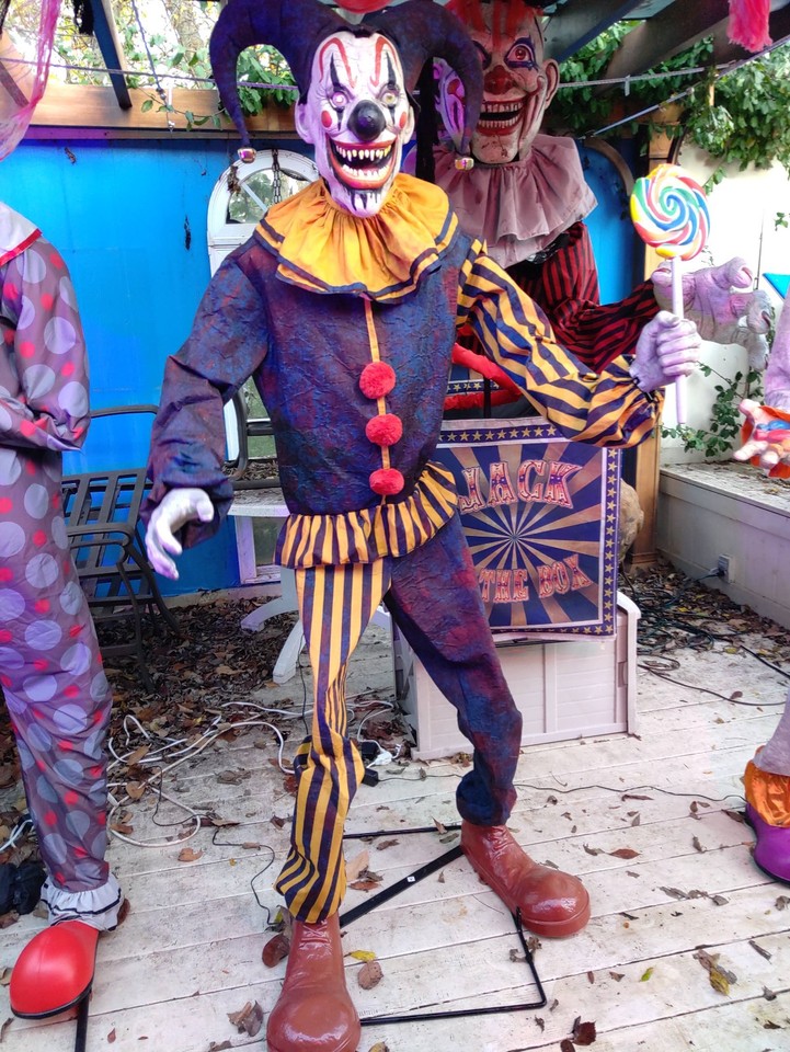 Halloween Animatronic Spirit Halloween 6 ft Nibbles the Clown Prop Sold ...