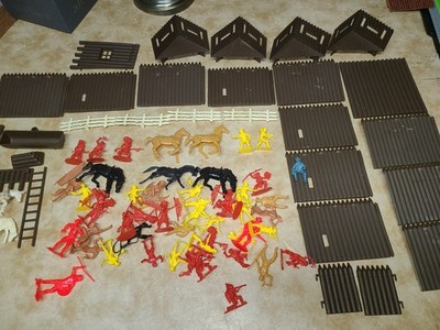 Vintage Fort Apache lot, 80 pc people animals gates, walls, etc. | eBay