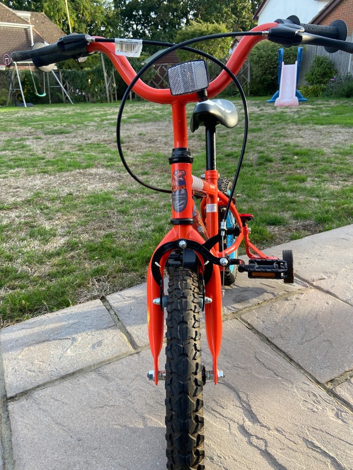 Apollo Claws Kids 14" bike with stabilizers in good condition, collect ...