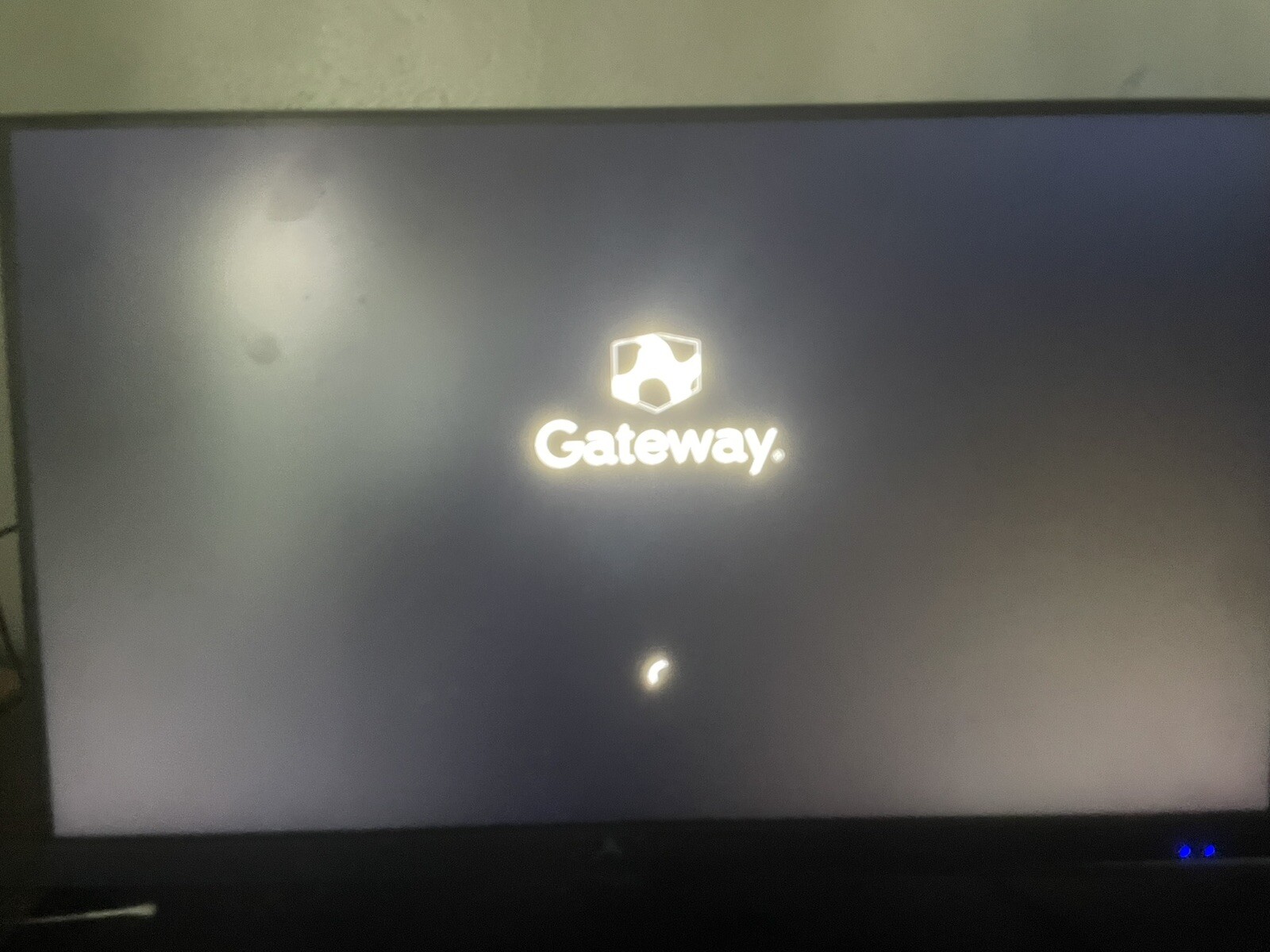 Gateway GWAP42424-WT 23.8'' (128GB SSD Intel Pentium Silver J5040 2GHz ...