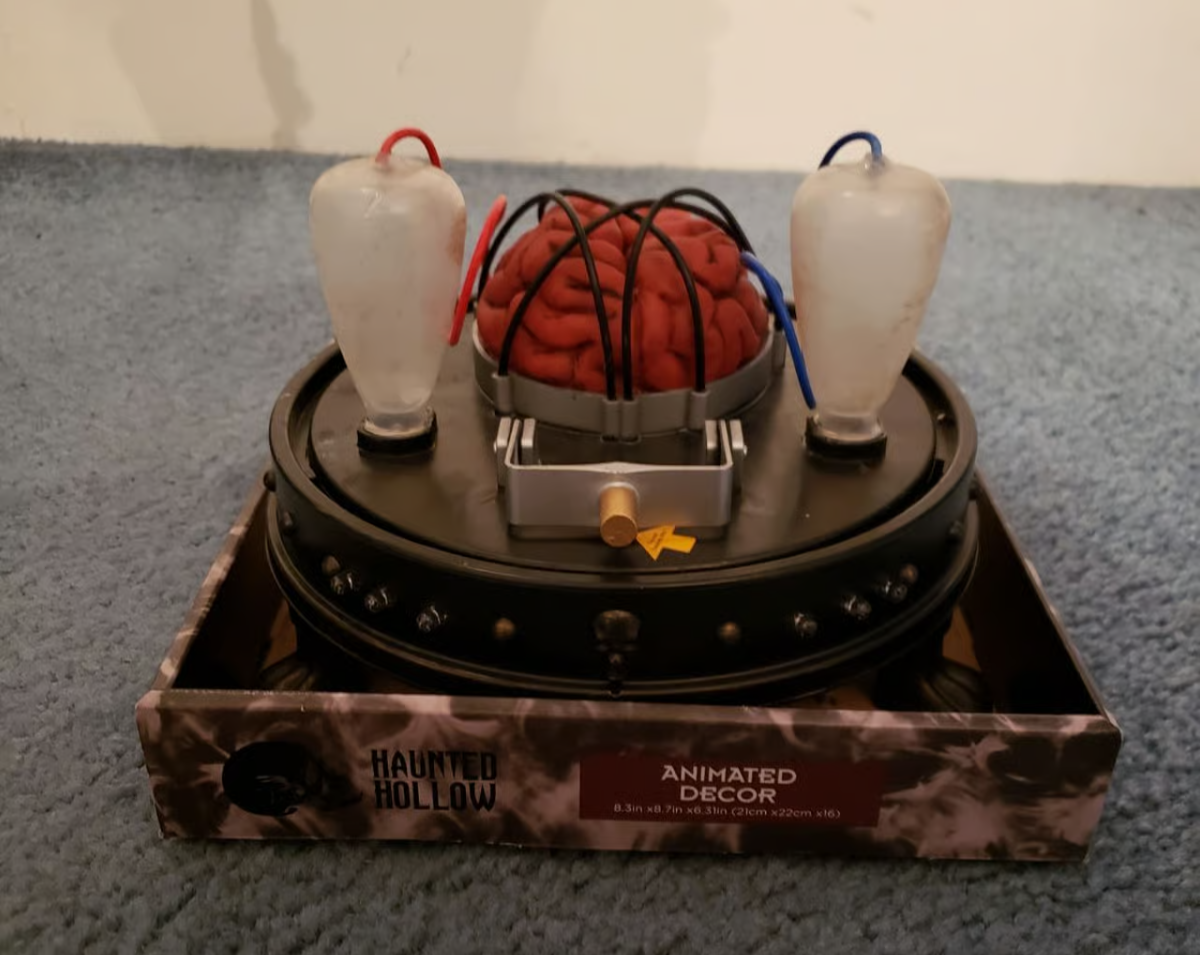 Gemmy Spirit Halloween Animated Brain Laboratory Dr. Shivers Mad ...