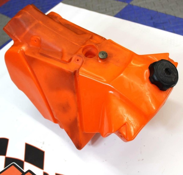 2005 KTM 450 SX Gas Tank 5900711300004 With Cap Petcock 6.5 L 525 SMR ...