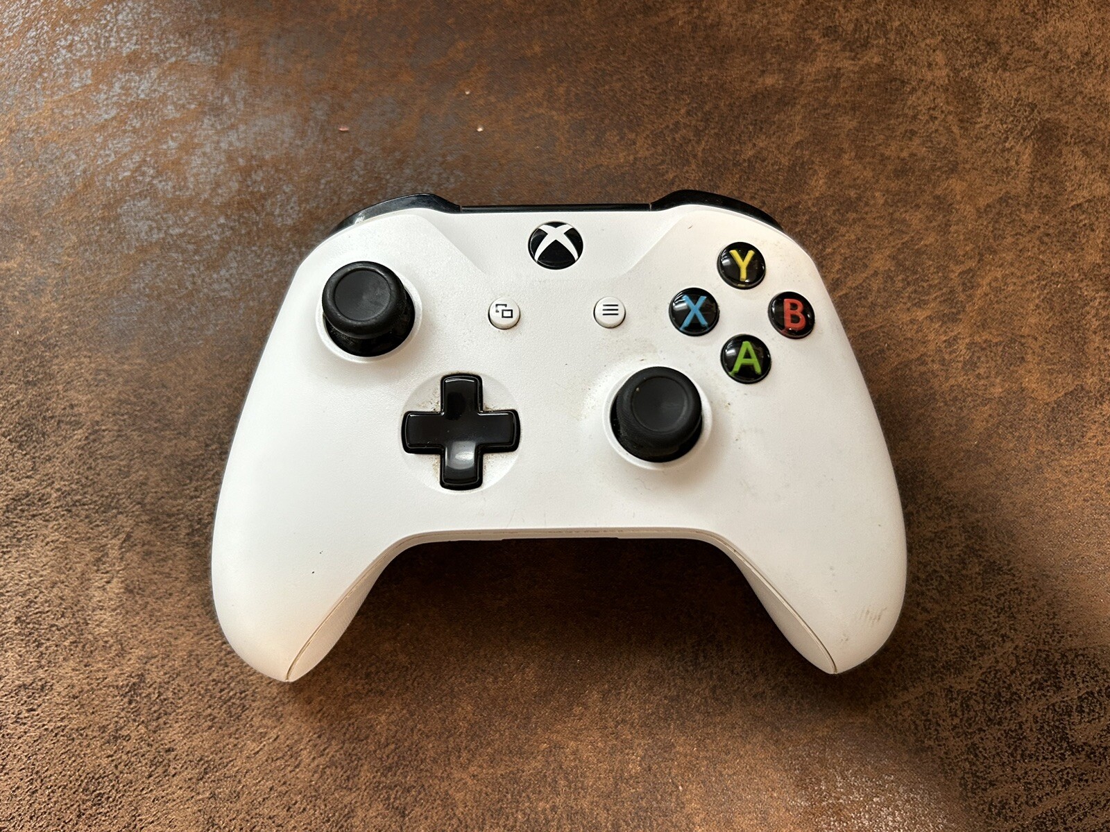 Microsoft 1708 Xbox One Controller - White. Untested. Read Description ...