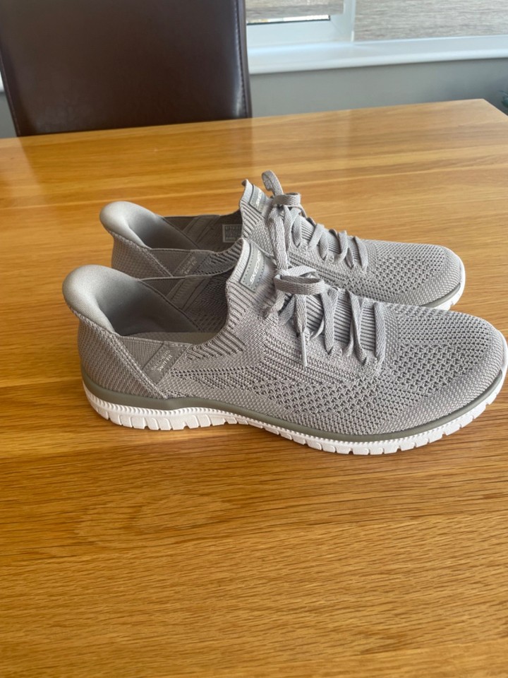 Sketchers - Ladies Trainer Shoes - Hands Free Slip-ons - UK 7 - New ...