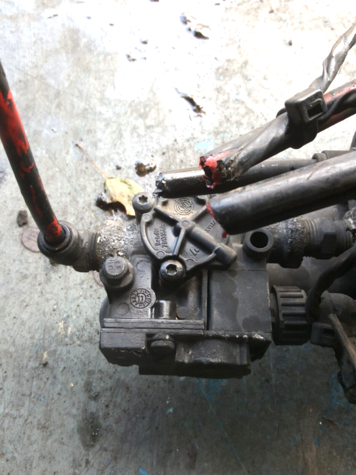 BENDIX ASSEM T-5019483 + BENDIX ABS BRAKE VALVE Z013356R | eBay