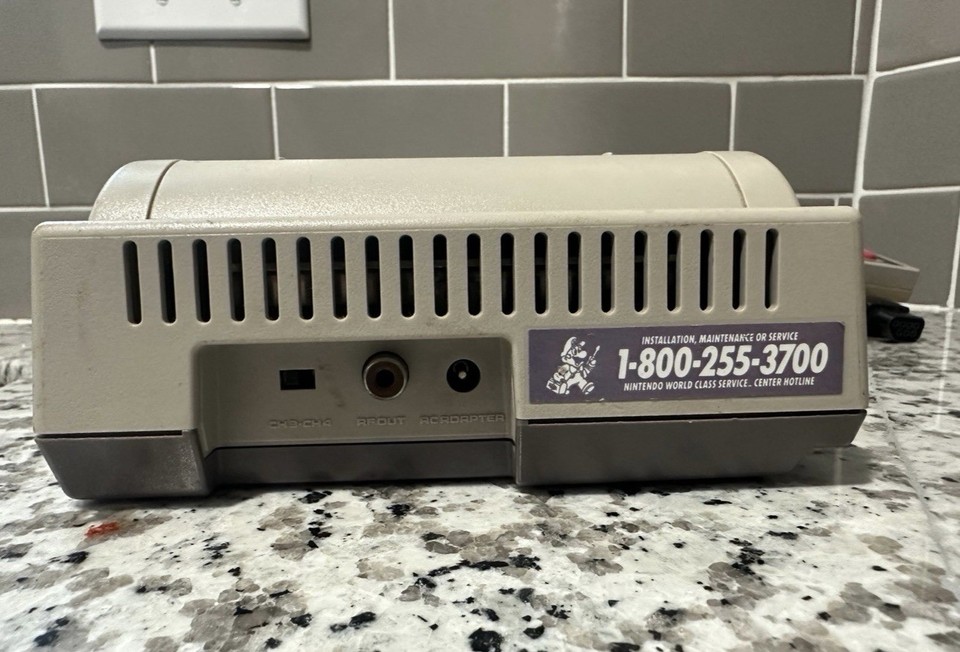 NES Nintendo Top Loader NES-101 Console, 2 Controllers and cables ...