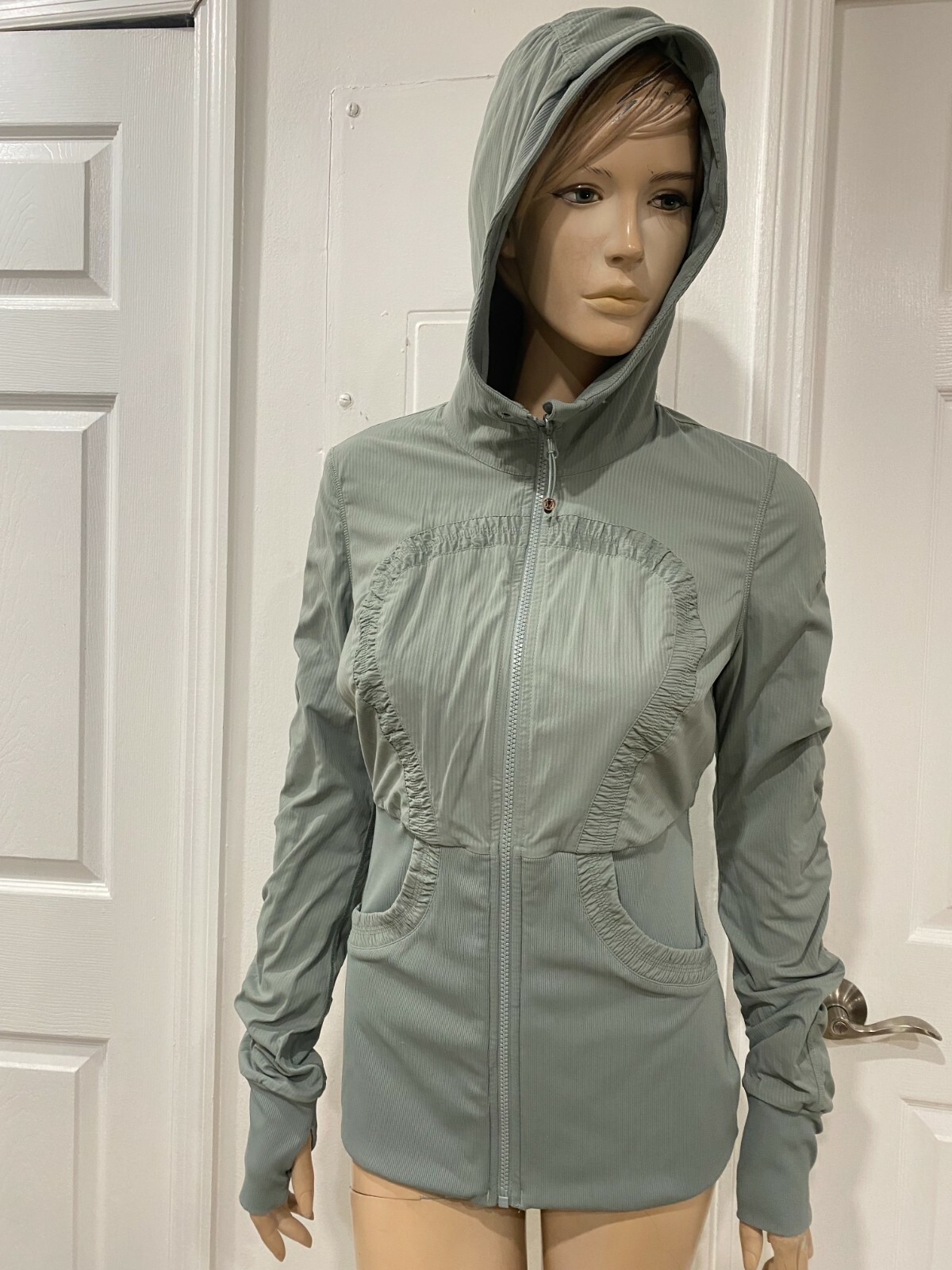 LULULEMON DANCE STUDIO HOODED REVERSIBLE JACKET W/ TH… - Gem
